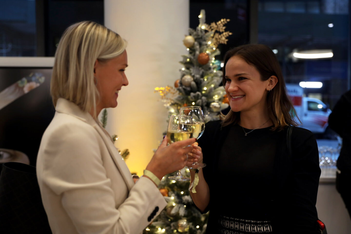 How To Plan A Company Holiday Party Employees Will Love | Convene